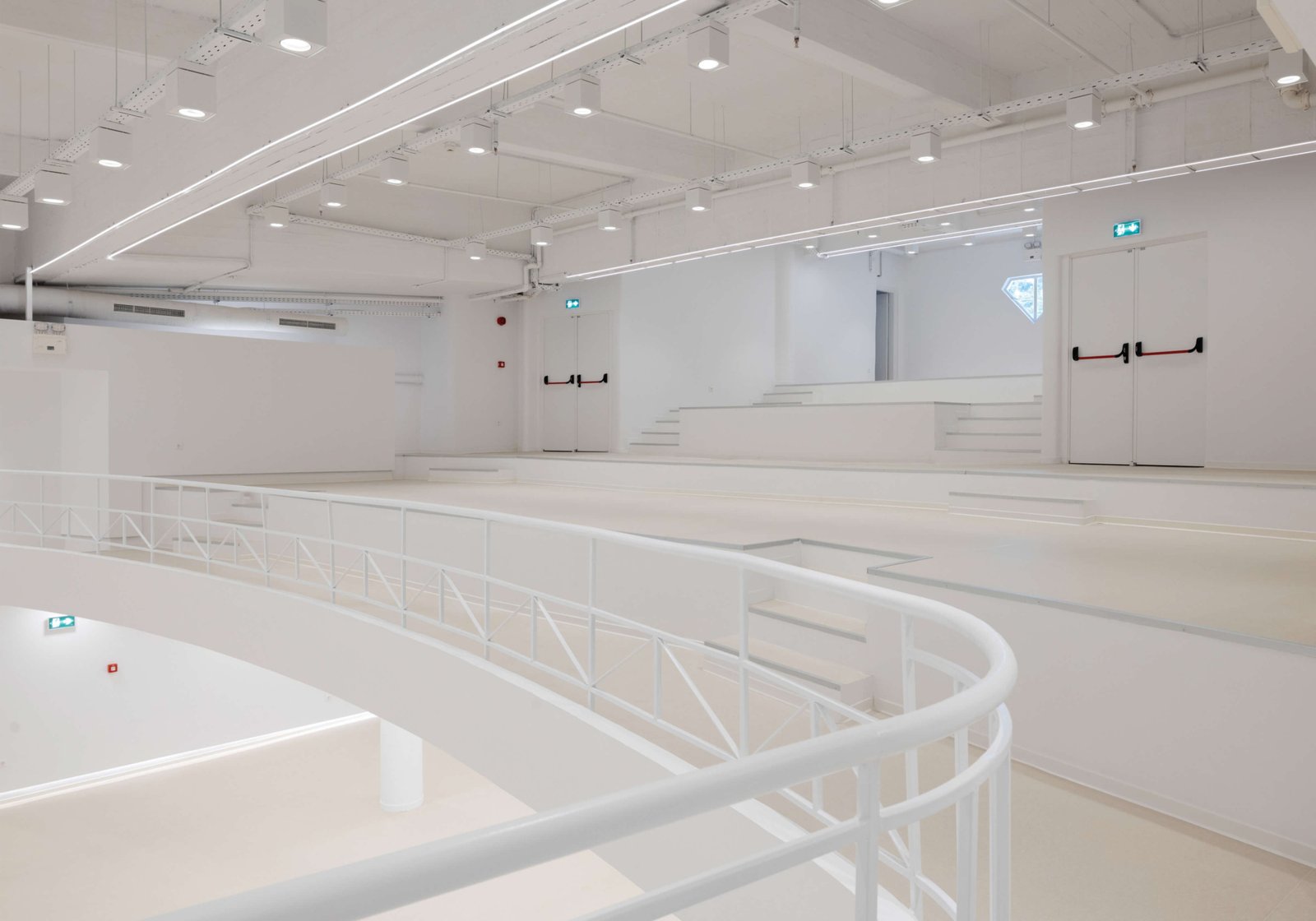 Stelios Foundation Conference Hall - Cine Paris - ANAX