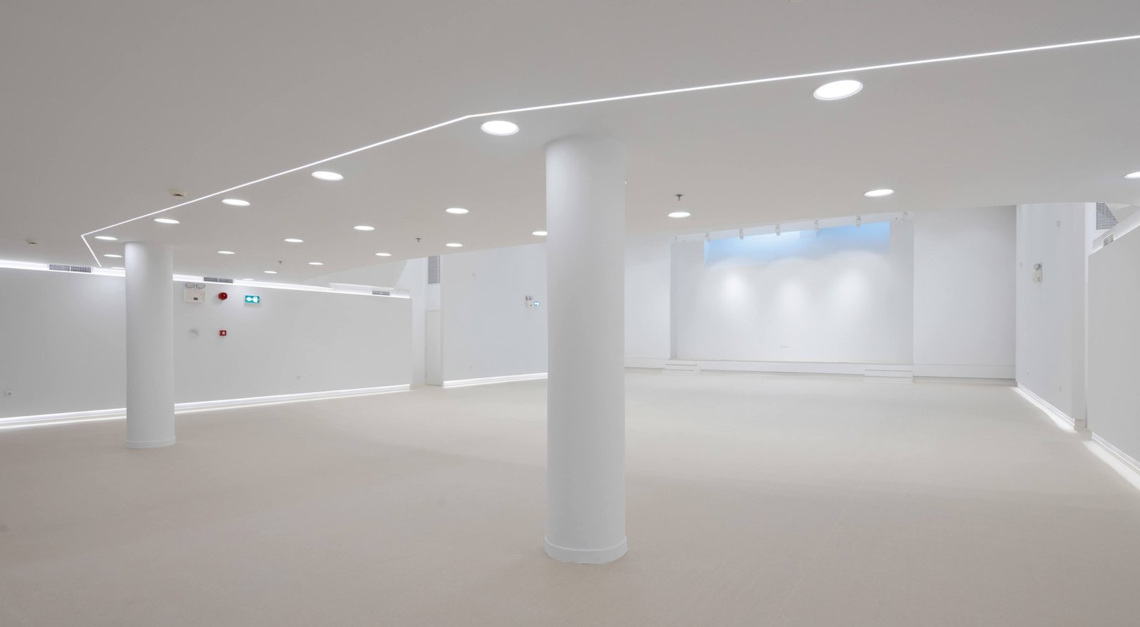 Stelios Foundation Conference Hall - Cine Paris - ANAX
